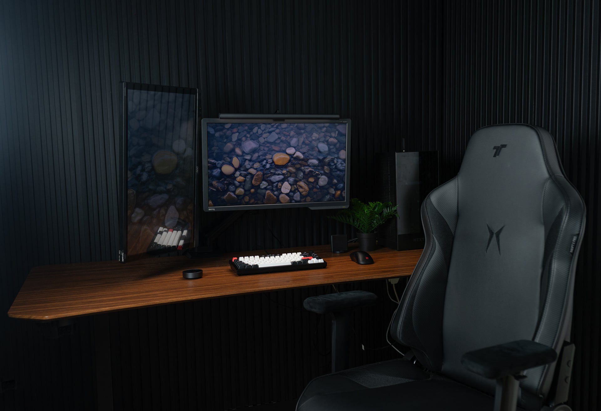 Custom PCs, TTracing Gaming Chairs & Desks for Architects & Creatives – SBNT